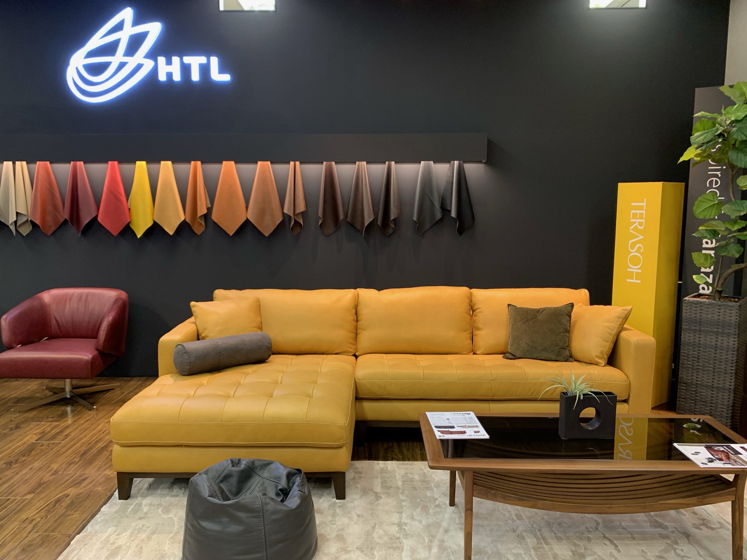 レザーホーム成増店のRS-B0198を新色で張って展示しました - レザーホーム | ソファ・テーブル・ベッドの特別招待セール・販売イベント